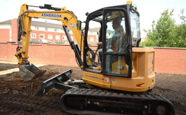 Cat 305 CR - mini excavator | cat mini excavator